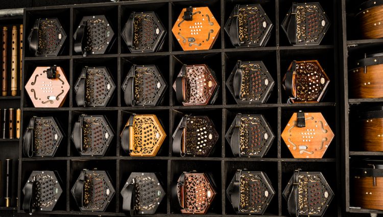 Learn To Play The Concertina In 5 Easy Steps